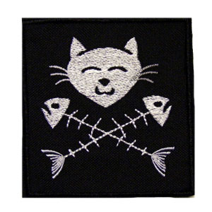 Cap de pisica si schelet de peste - Bestial.ro