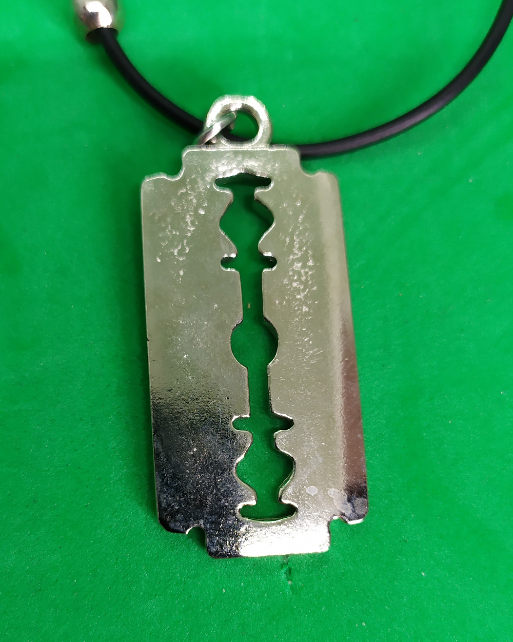 50. Medalion Lama de ras - Bestial.ro