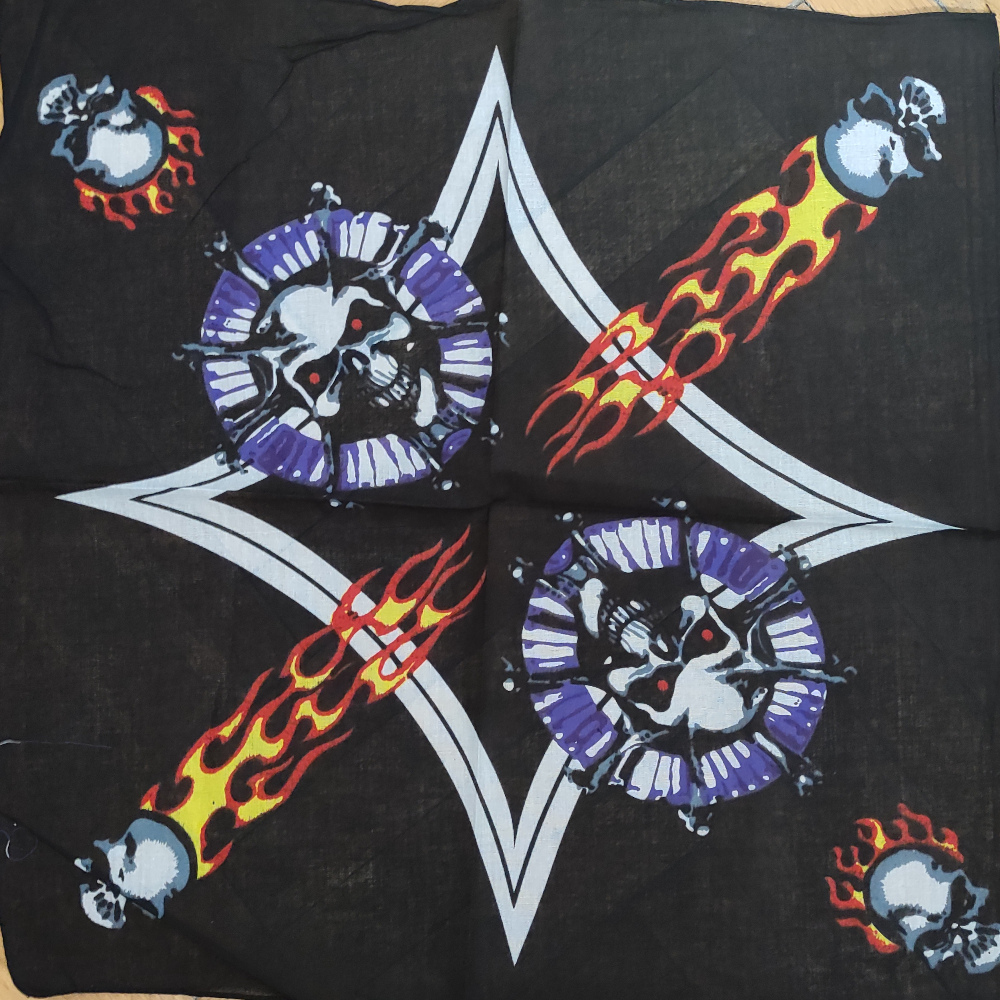 Bandana Cranii si flacari - Bestial.ro