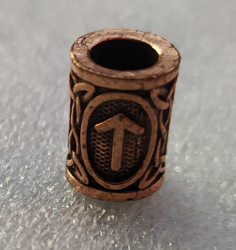 Inel caramiziu pentru barba sau par Viking Rune model Teiwaz (Victory ...