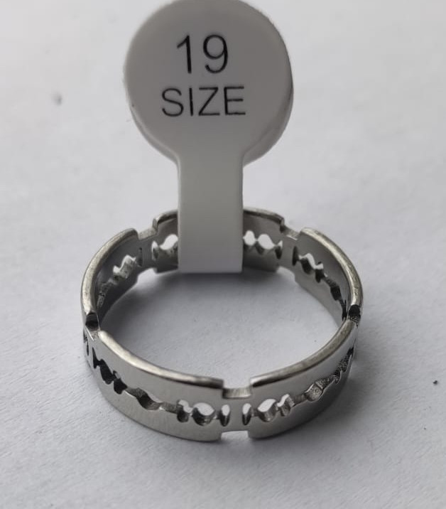 Inel subtire argintiu de metal Razorblade - Bestial.ro