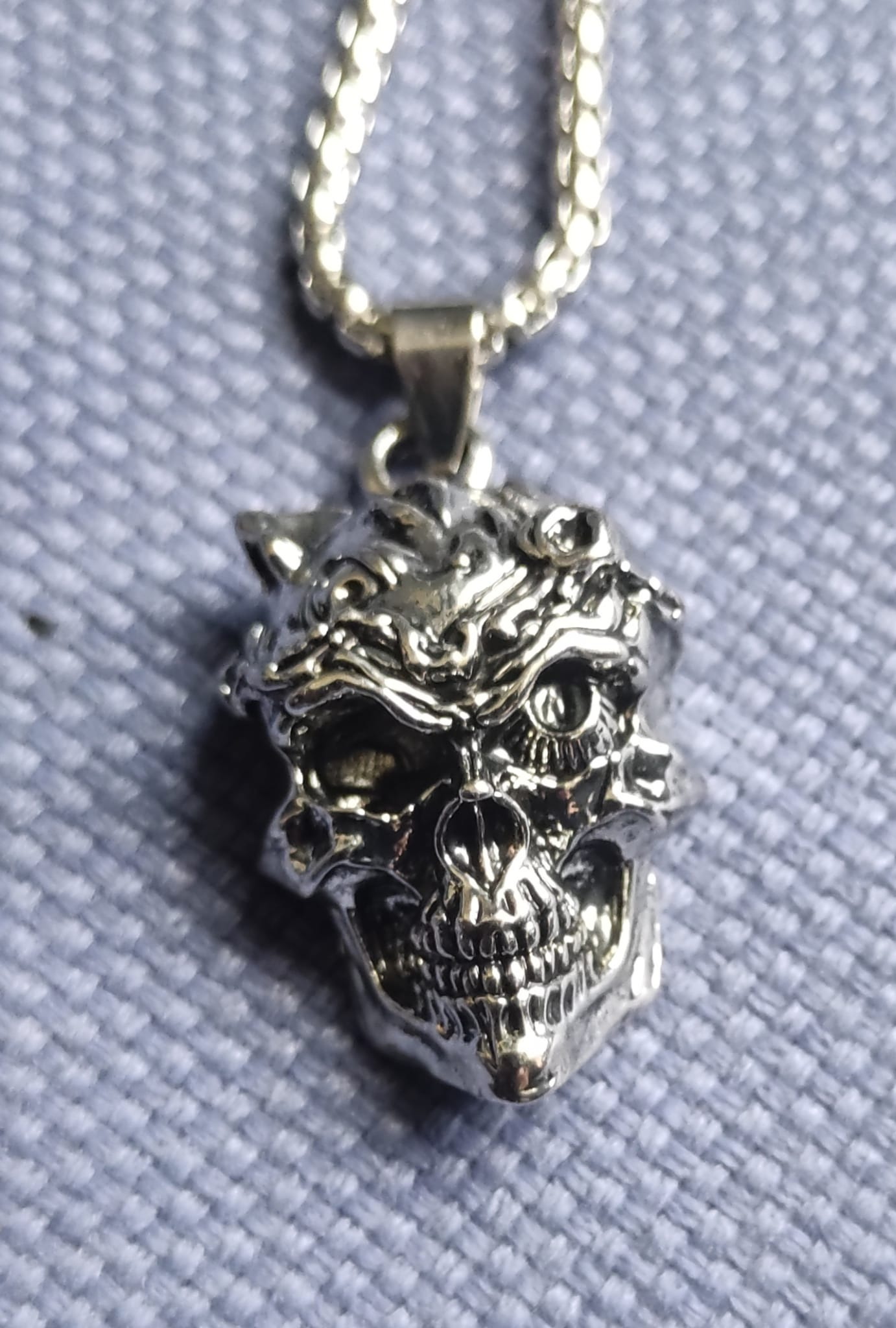 Medalion Solid Rock DEVIL - Bestial.ro