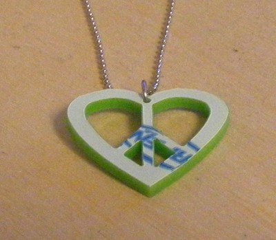 Medalion de plastic Inima verde (EXL) - Bestial.ro